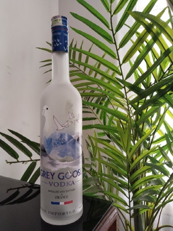 Jual BOTOL MINUMAN GREY GOOSE 700ml | Shopee Indonesia