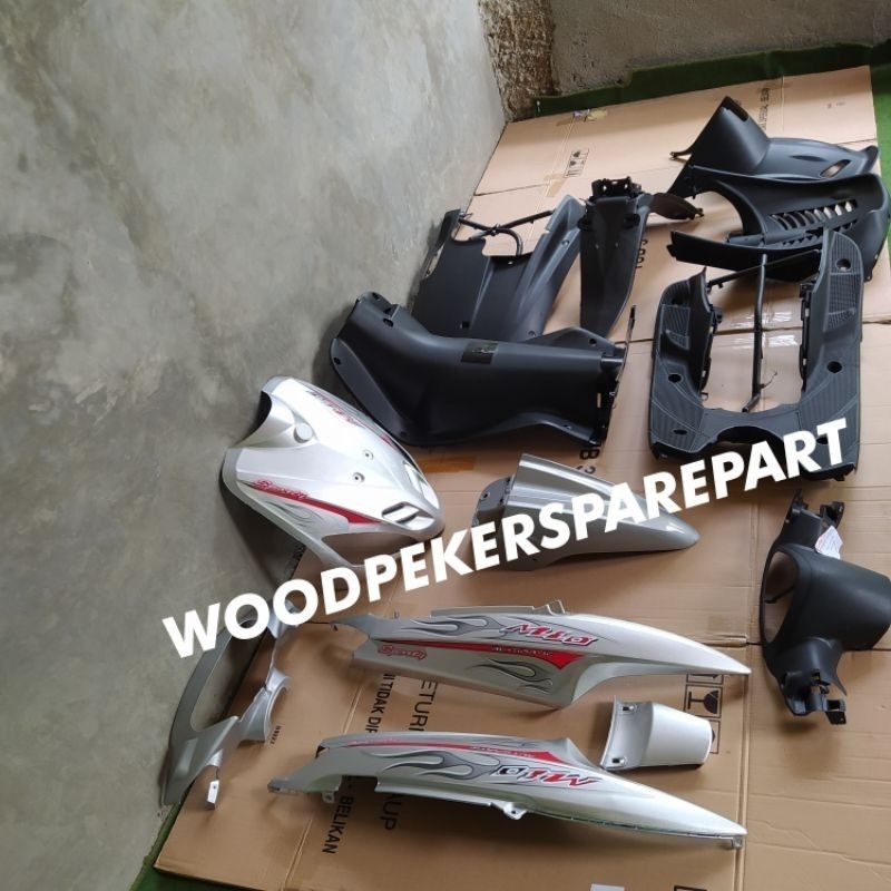 Jual Full Body Halus Kasar Yamaha Mio Sporty Silver Berstriping ...