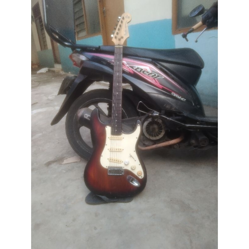 Jual gitar listrik merek fender stratocaster original Custom body ...
