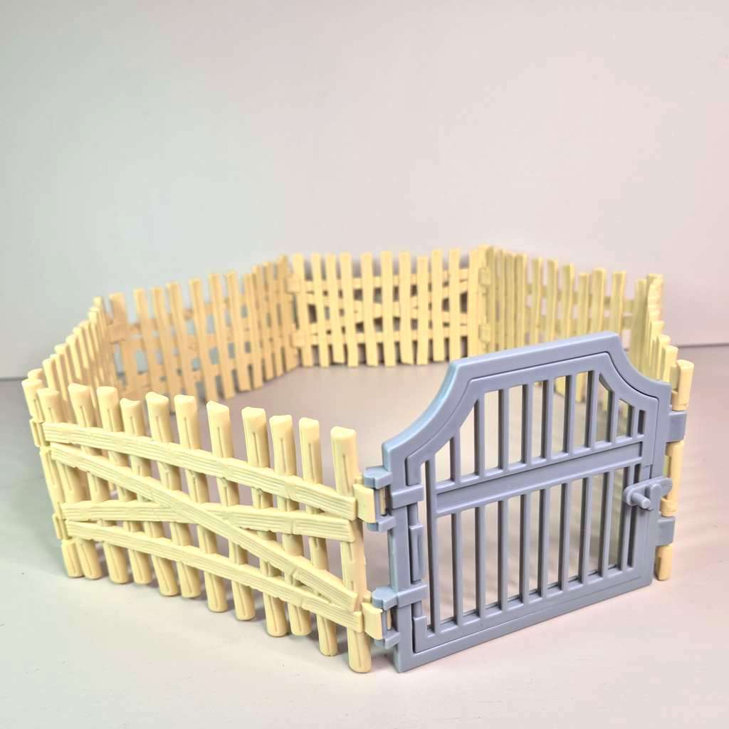 Jual Miniatur pagar pintu PVC motif kayu tebal fence kandang hewan ...