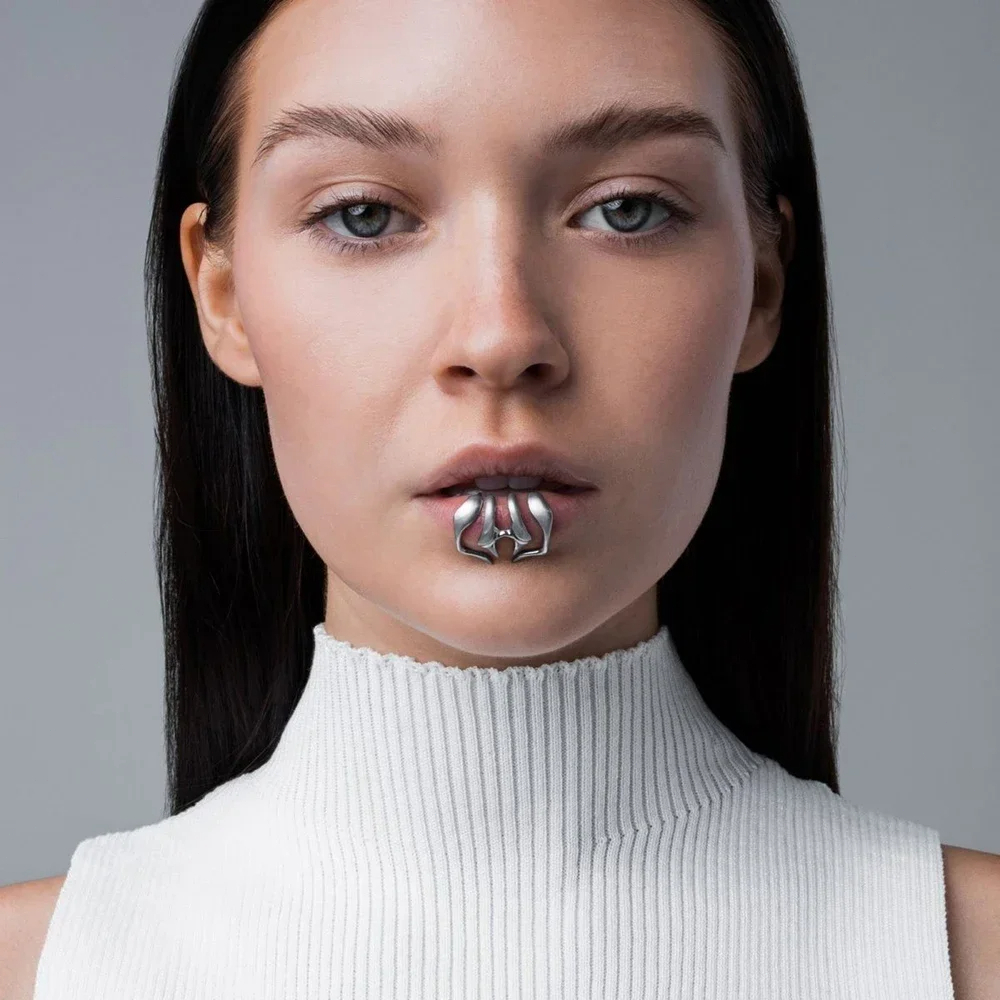 Jual Stainless Steel Gothic Geometric Beast Tooth Lip Clip / Klip Bibir ...