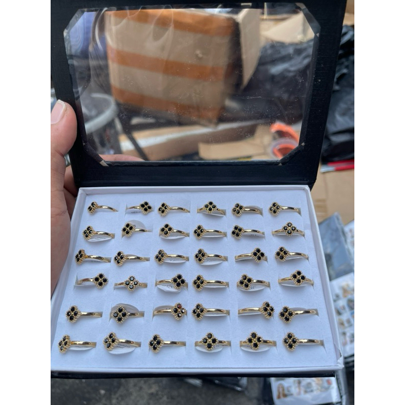 Jual CINCIN CLOVER GERIGI MATA PUTIH TERBARU ISI 36PCS | Shopee Indonesia