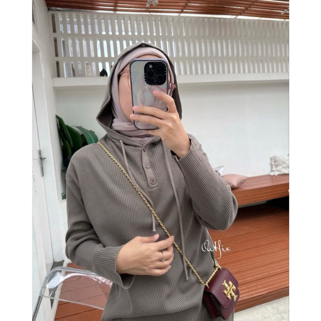 Jual Basicly Hoodie Dress / Thivy Aura Knit by Outfix (BISA DISKON LIVE ...