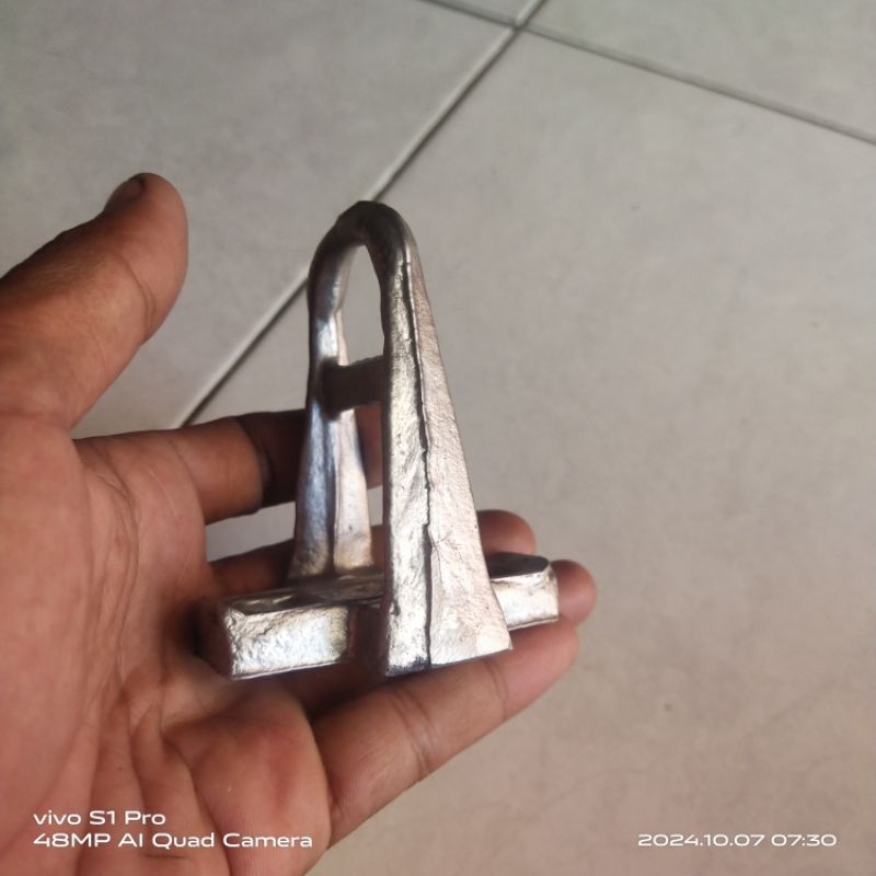 Jual BRACKET A / CLAMP A / KLEM A TIANG FIBER OPTIK | Shopee Indonesia