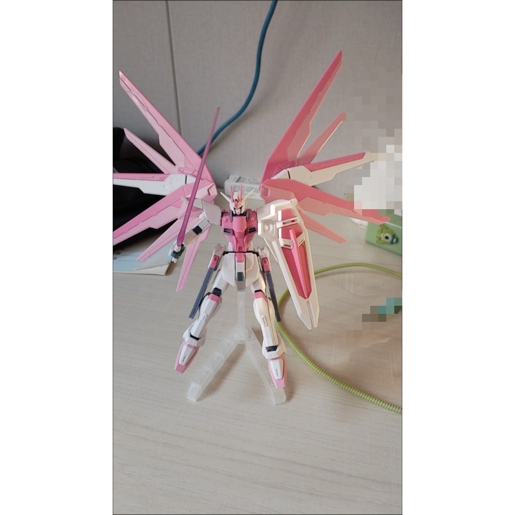 Jual Xin Dong XD-192 HG 1/144 ZGMF-X10A Freedom Fighter Sakura Color Version Model Kit | Shopee ...