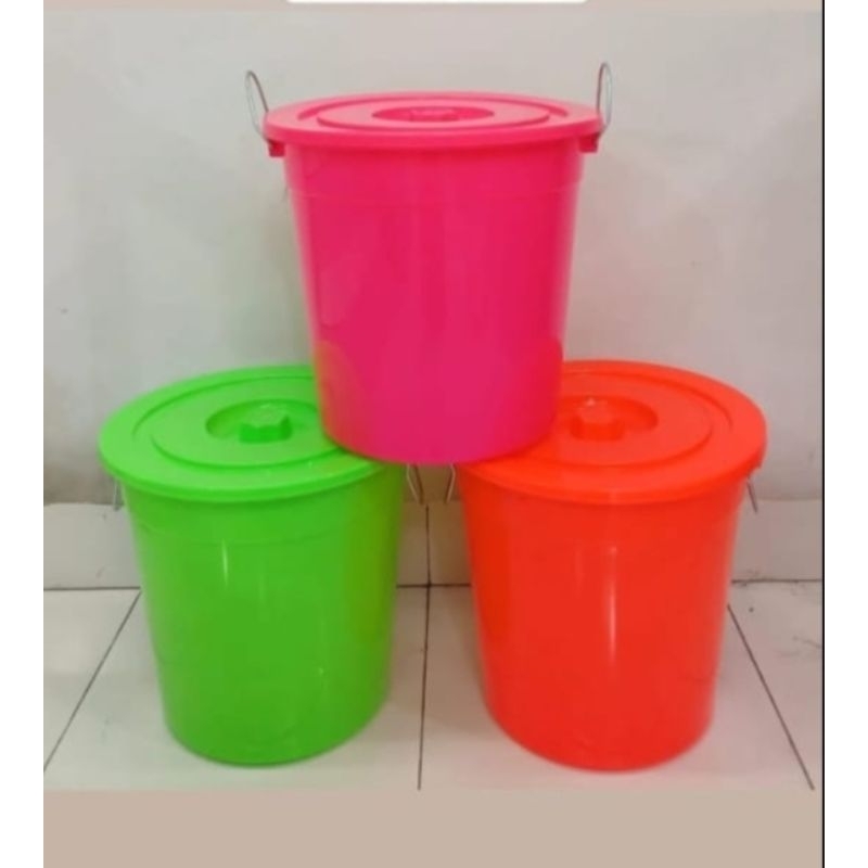 Jual Ember + tutup 30 liter Gagang besi / Tong /interplast warna ...