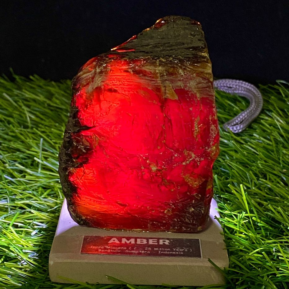 Jual NATURAL - Bongkahan Amber - Bahan Mentah Amber - Batu Getah ...