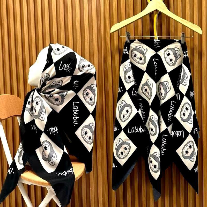 Jual ( READY 5 VARIASI WARNA MOTIF LABUBU ) HIJAB SEGI EMPAT VOAL MOTIF ...