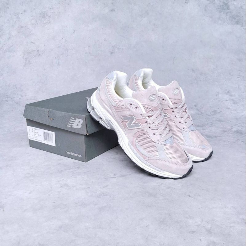 Jual SEPATU New Balance 2002R Cherry Blossom Powder Pink Grey ML2002R4 ...