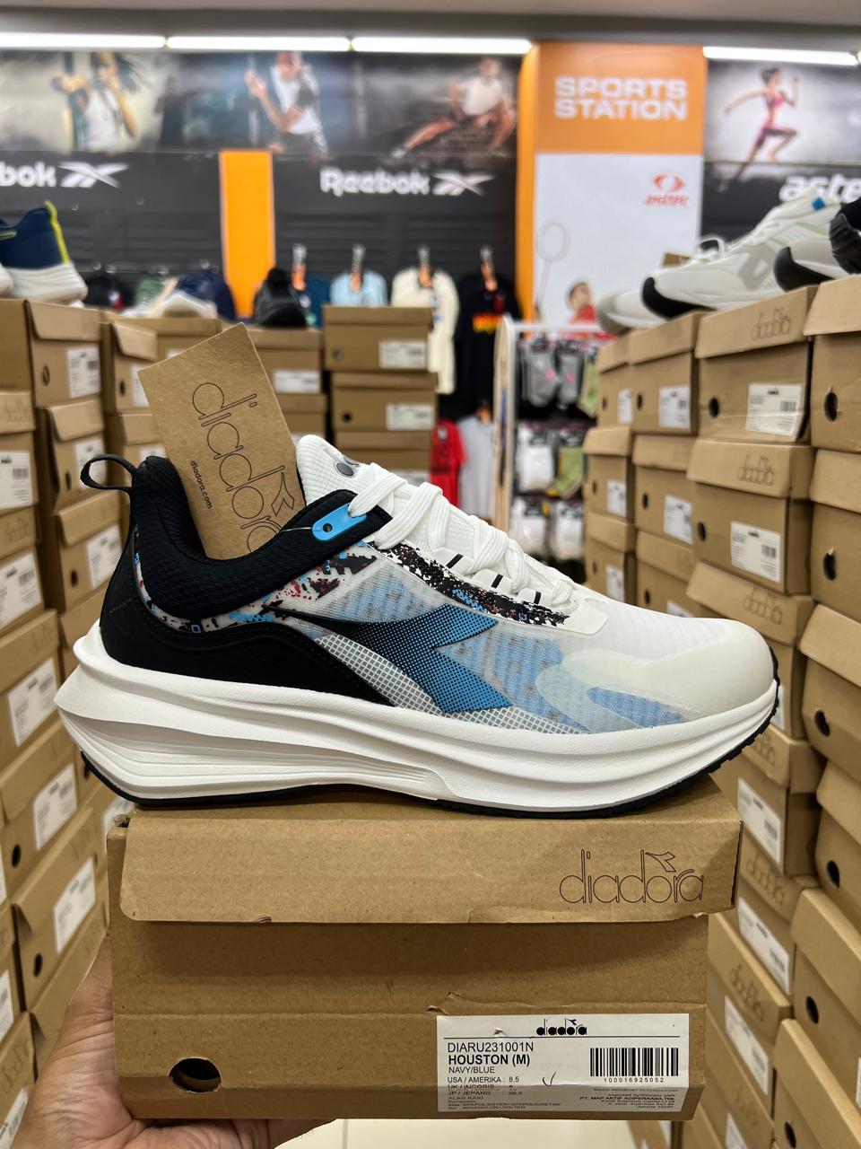 Jual Diadora Houston Navy/Blue Men Shoes Original | Shopee Indonesia