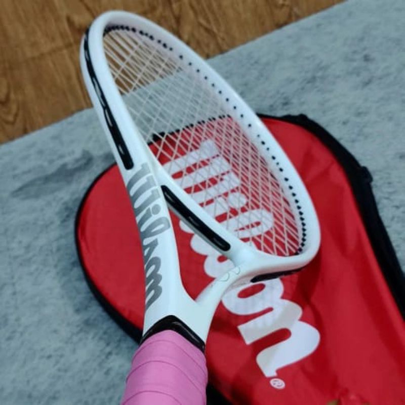 Jual Raket Tenis Lapangan Wilson Buat Pemula Grip Pink Siap Pakai ...