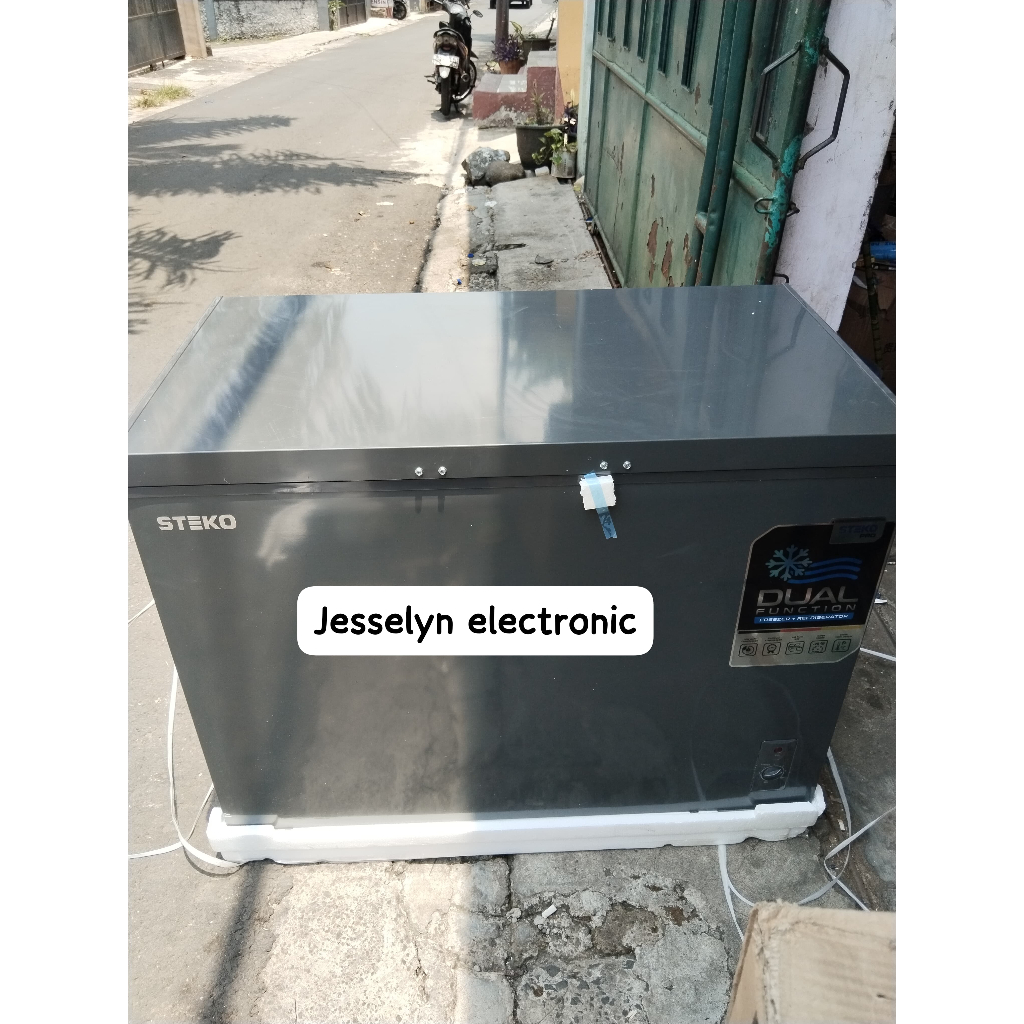 Jual CHEST FREEZER BOX STEKO BF 330 ECO 140 WATT 300 LITER | Shopee ...