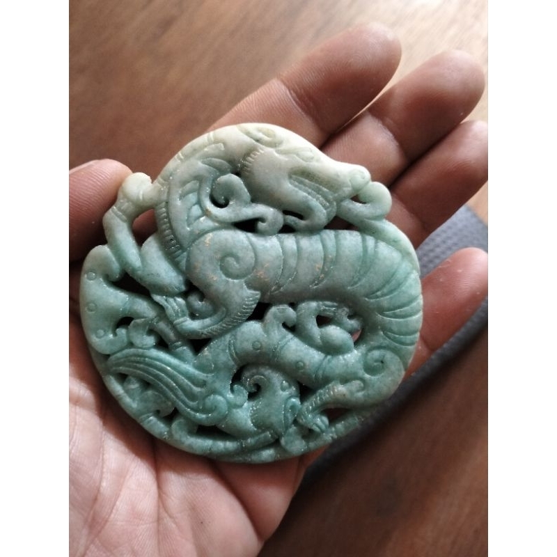 Jual giok ukir naga lawasan unik tembus cahaya Hijau | Shopee Indonesia