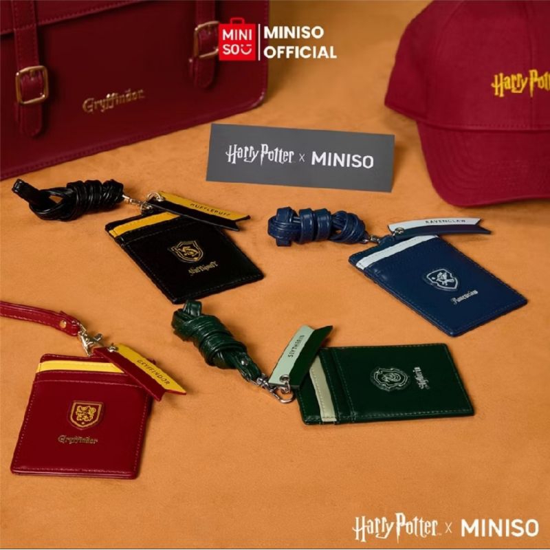 Jual Harry Potter x MINISO ~~ Card Holder with Lanyard Name Tag | Shopee Indonesia