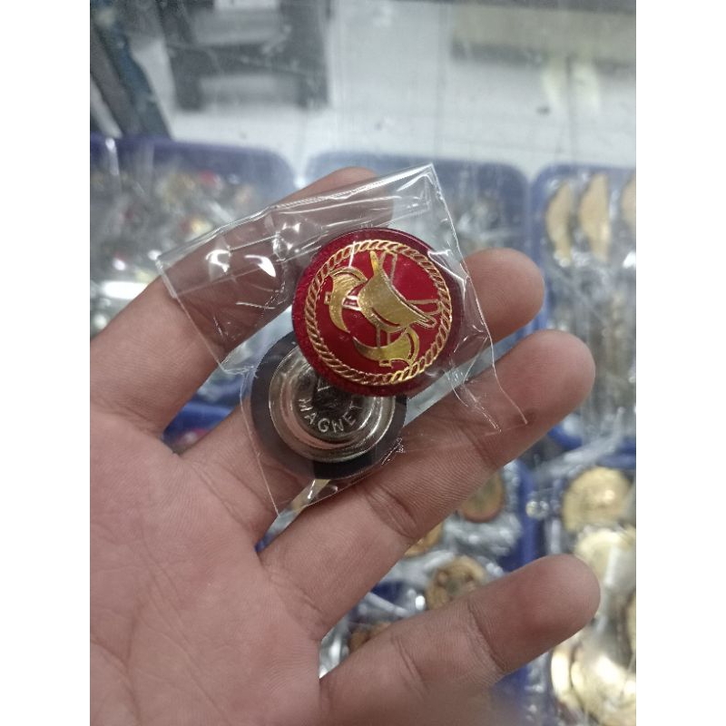 Jual jual pin monogram magnet pemadam kebakaran | Shopee Indonesia