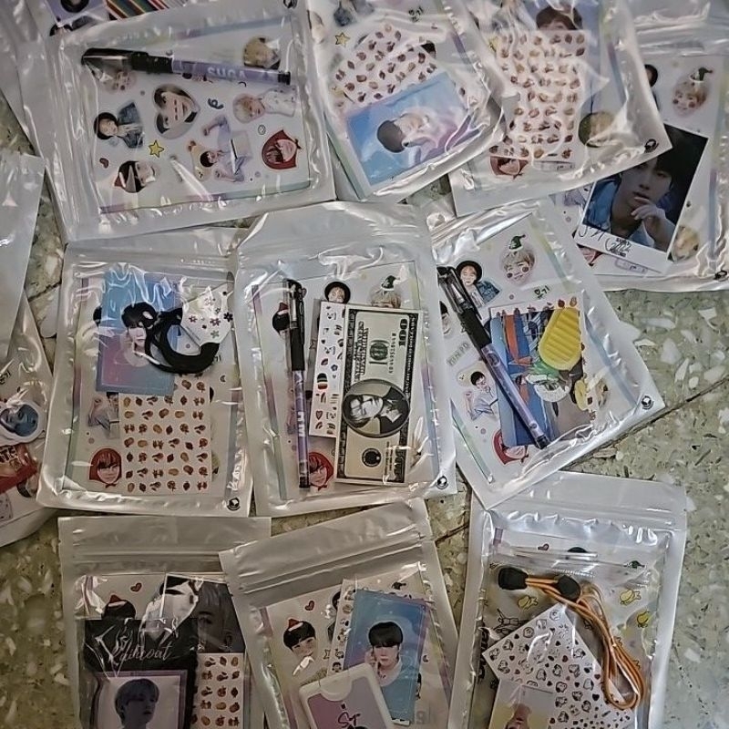 Jual aneka freebies bts | Shopee Indonesia