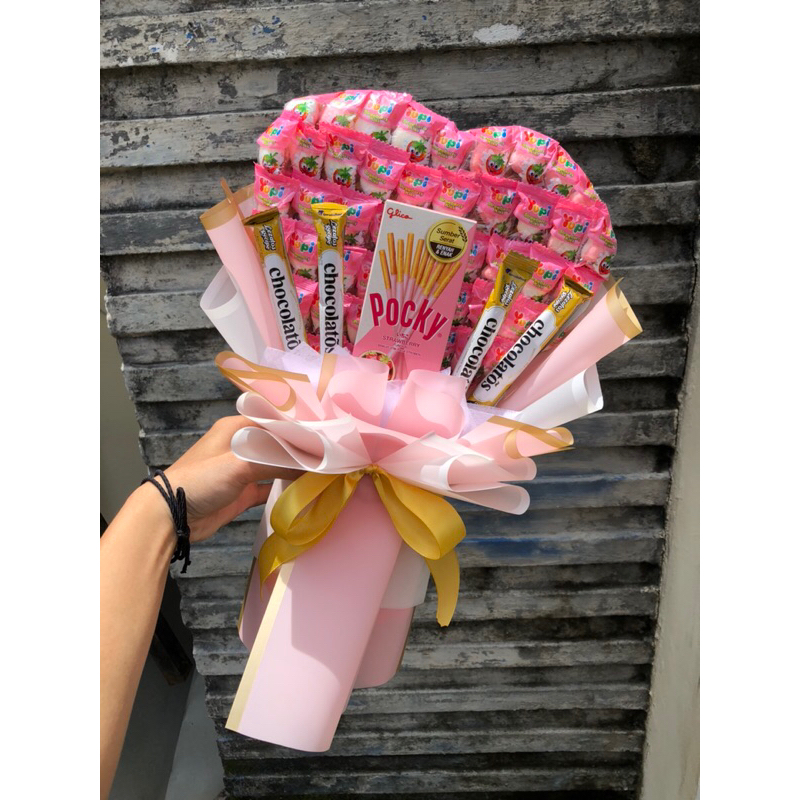 Jual Buket Snack Yupi love (FREE KARTU UCAPAN) | Shopee Indonesia