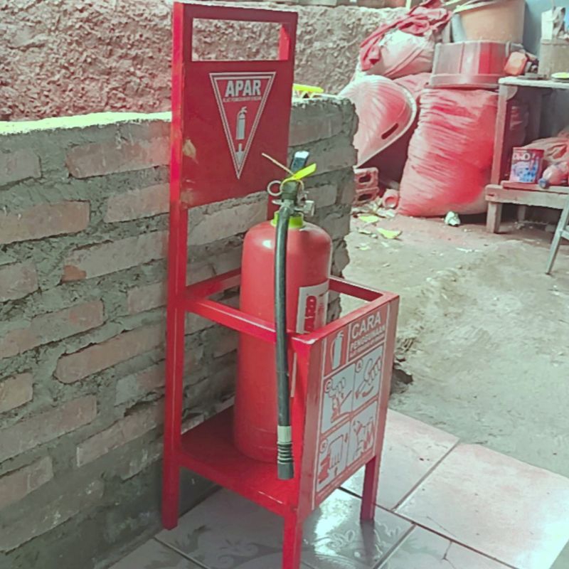 Jual Tempat Dudukan APAR 6-9 kg Double Sticker Atas Bawah Rak Besi ...