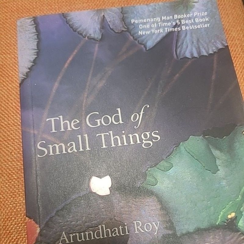 Jual novel the god of small things | Shopee Indonesia