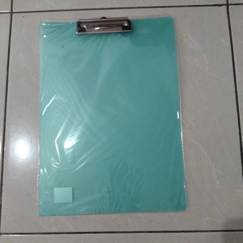 Jual CLIPBOARD TRANSPARAN HOMBO | Shopee Indonesia