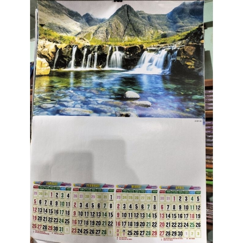 Jual KALENDER Almanak Tahun 2025 banyak pilihan motif | Shopee Indonesia