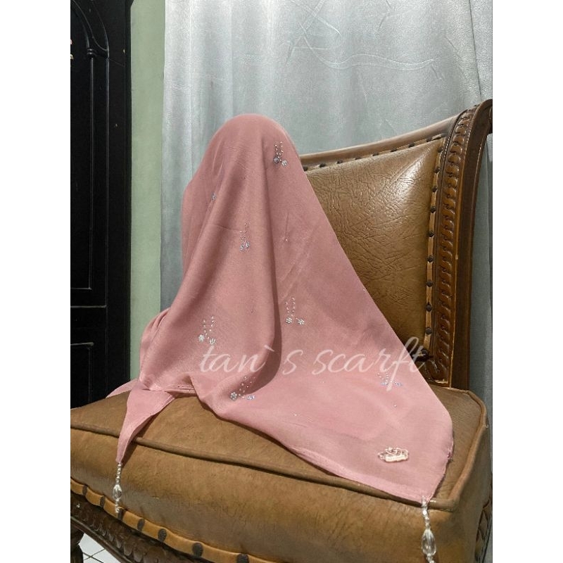 Jual HIJAB MUTE PAYET SEGIEMPAT PARIS PREMIUM//Swarovskii | Shopee ...