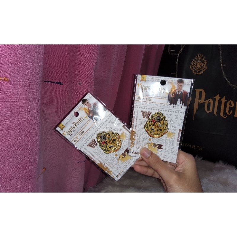 Jual MINISO X HARRY POTTER (READY STOCK) HARRY POTTER SCHOOL BADGE ...