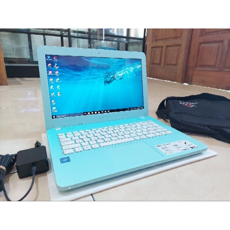 Jual Laptop ASUS X441NA Intel N3350 RAM 4GB HDD 1TB Body Biru Mulus ...