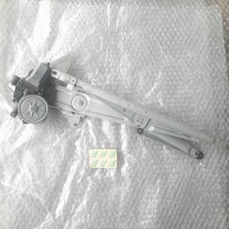 Jual Regulator Dinamo Power Window Luxio Depan Kanan Produk Original ...