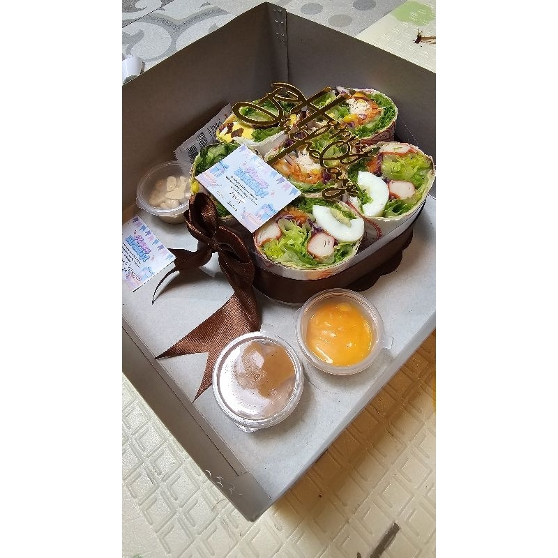 Jual cake salad / cake salad wrap isi 6/ hempers / kue ulang tahun ...