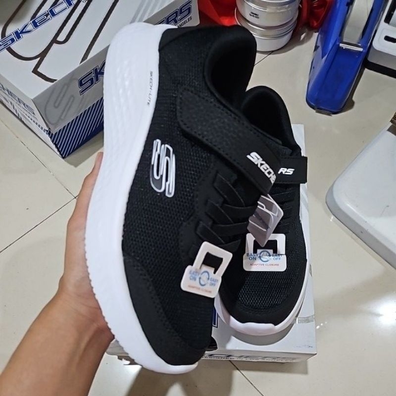 Jual Sepatu Sekolah Sketch Kids Lite Pro Black | Shopee Indonesia
