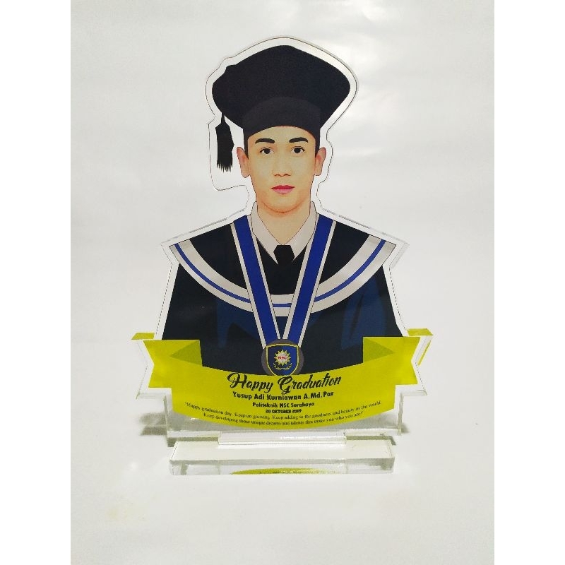 Jual Plakat Akrilik Wisuda (Tebal 10mm) | Kado Wisuda | Kado Pacar ...