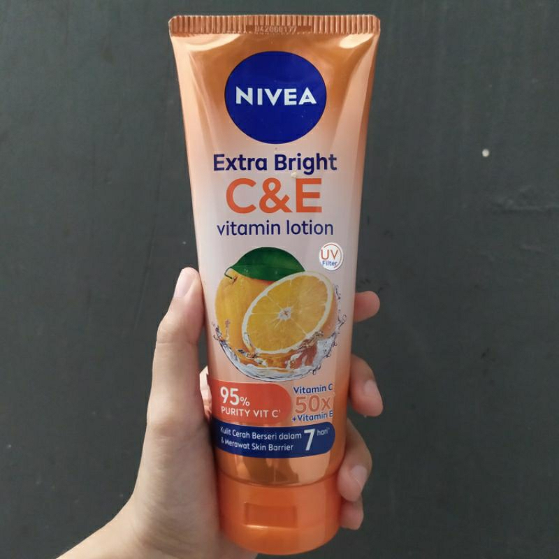 Jual Nivea Extra Bright C&E Vitamin Body Lotion 180mL | Shopee Indonesia