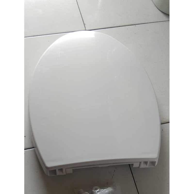 Jual Tutup Closet duduk merk Toto tipe TC365 W,panjang 47cm lebar37 cm ...