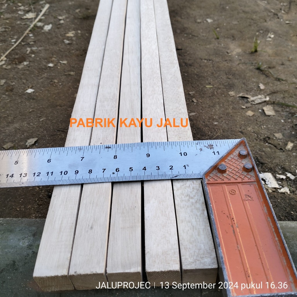 Jual Reng Kayu 2x2 Panjang 2 Meter Isi 10 Batang List Kayu Solid Halus ...