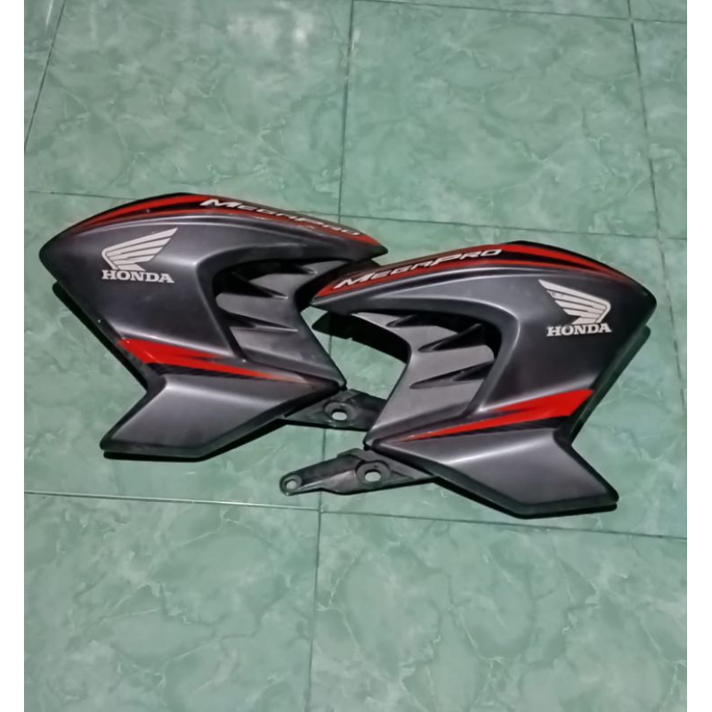 Jual sayap tangki megapro FI injeksi original copotan motor sirip kanan ...