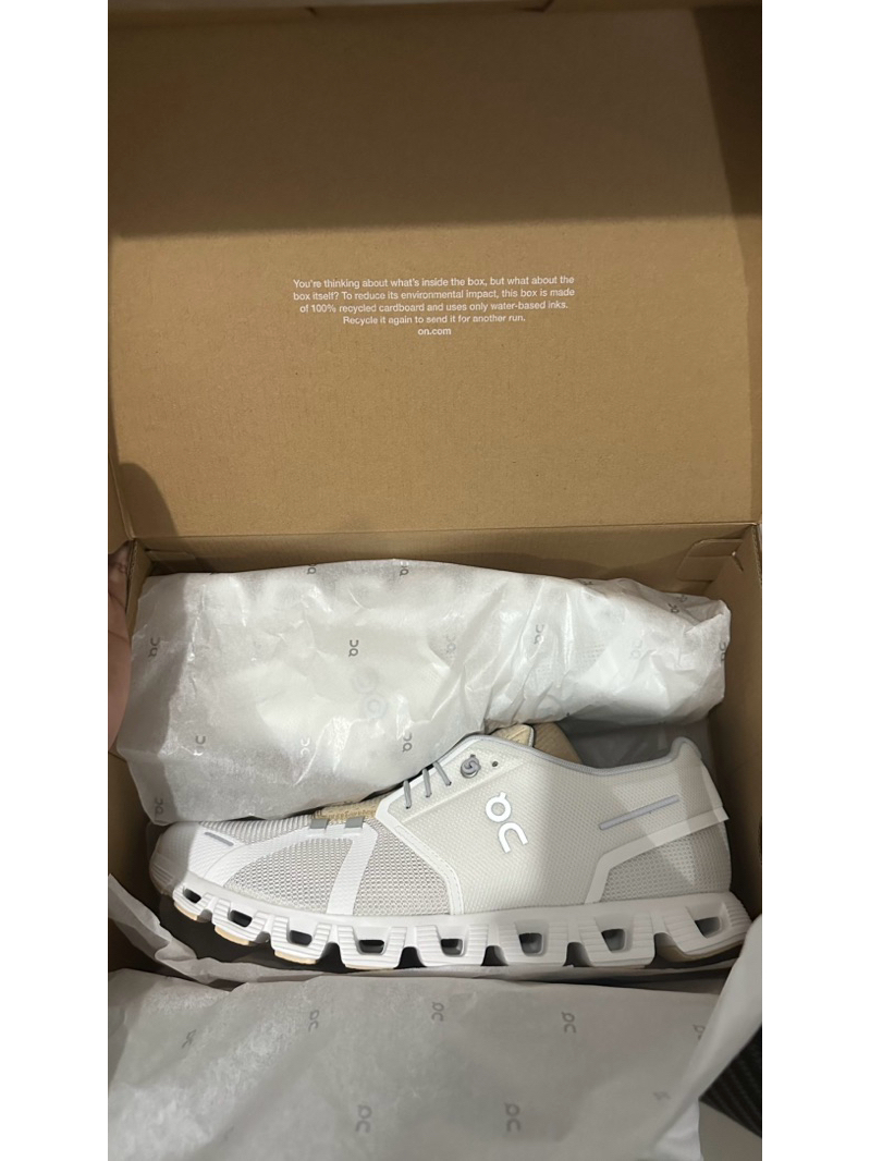 Jual On Running Cloud 5 Push Ivory Savannah New BNIB size 44.5 Oncloud ...