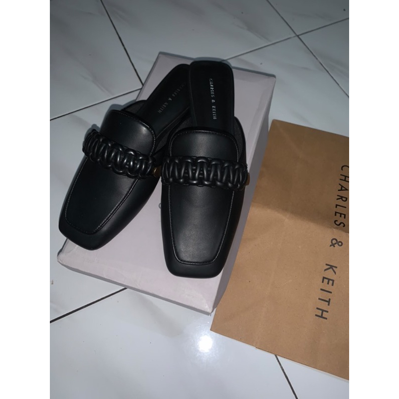 Jual Sepatu Charles and Keith Ori (preloved) | Shopee Indonesia