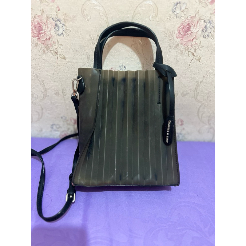 Jual Preloved Tas Charles and Keith Ori 100% | Shopee Indonesia