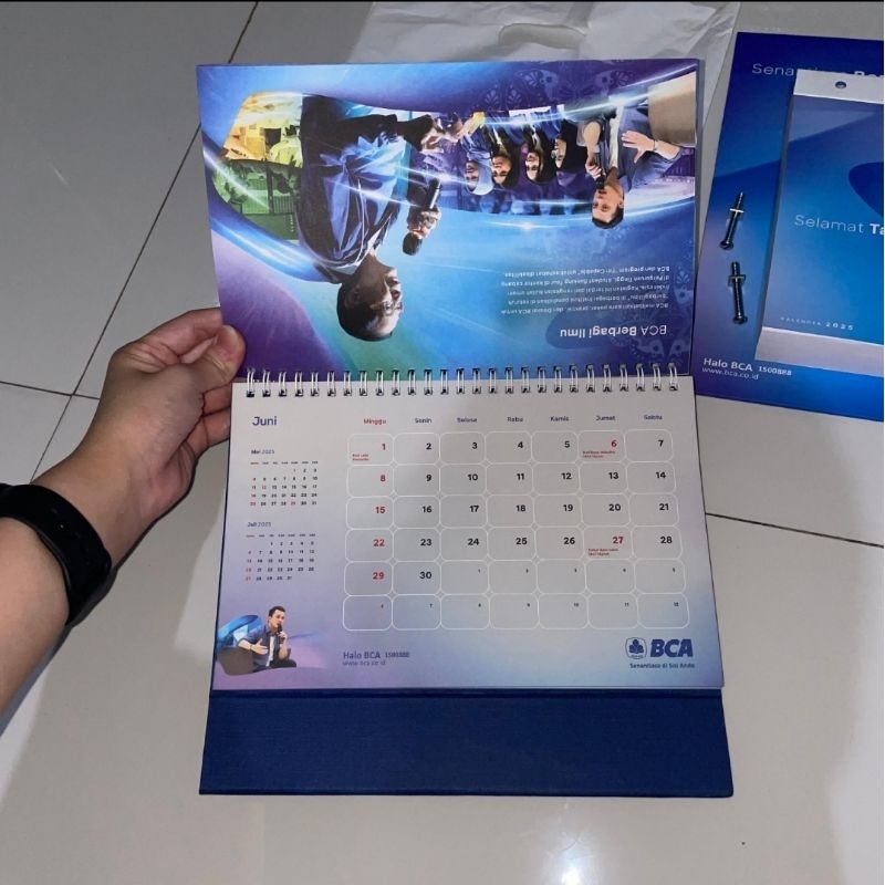 Jual Kalender Meja BCA 2025 | Shopee Indonesia