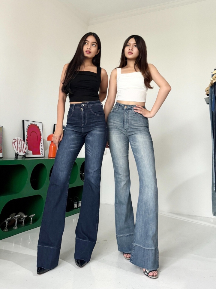 Jual LADOUCE - Mckenzie High Waist Cutbray Jeans Celana Flare Panjang ...