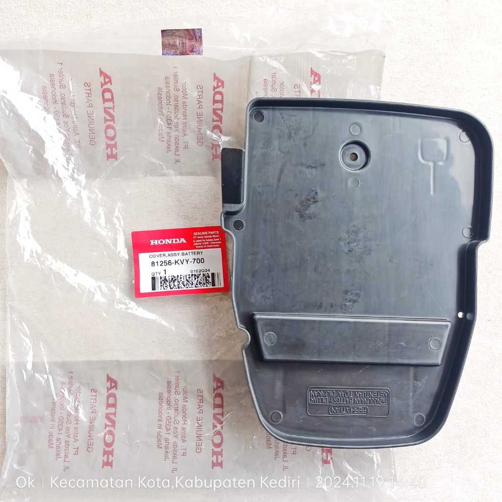 Jual Cover Battery - Tutup Aki-Accu-Bagasi Honda BeAT Karbu Ori AHM ...