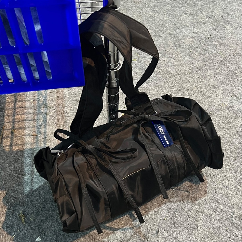 Jual TOKO TAKER RIBBON Duffle Bag - Black / Shoulder Bag / Duffle Bag ...