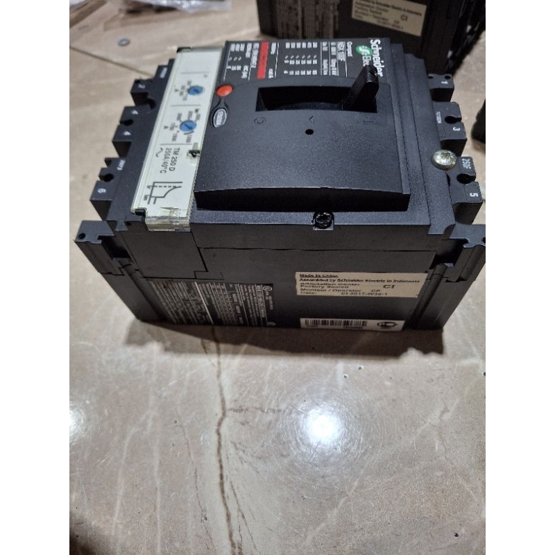 Jual MCCB NSX 250F 3P SCHNEIDER | Shopee Indonesia