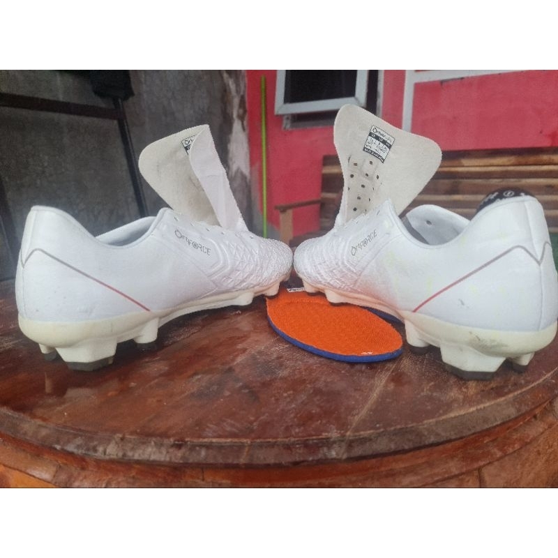 Jual sepatu bola | Shopee Indonesia