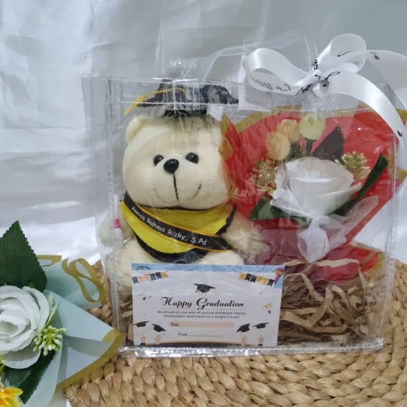 Jual Hadiah wisuda boneka beruang buket bunga kelulusan free selempang ...