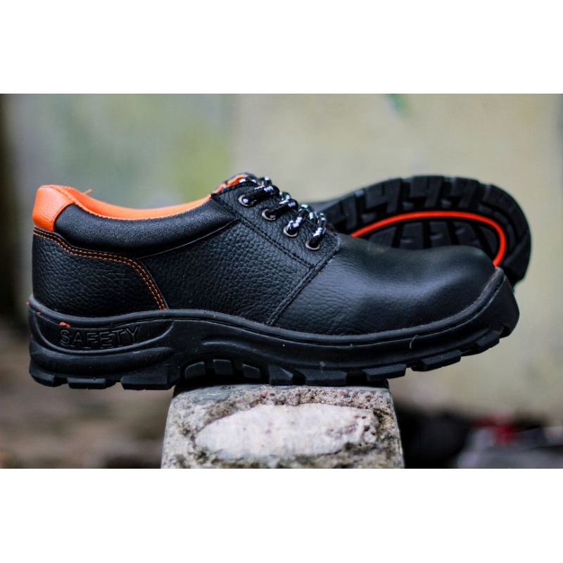 Jual sepatu safety boots kerja proyek kulit Ujung Besi Proyek Boots ...