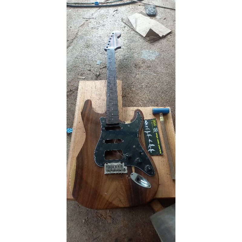 Jual BODY Set NECK Stratocaster Full Rosewood | Shopee Indonesia