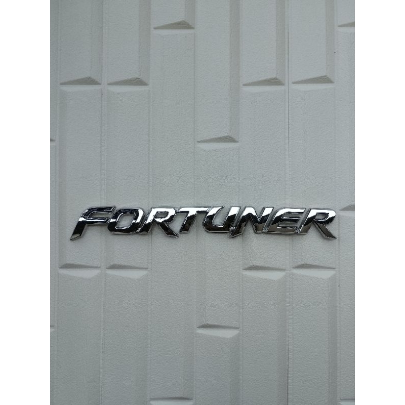Jual Emblemtext Fortuner warnachrome | Emblem tulisan Fortuner | Shopee ...