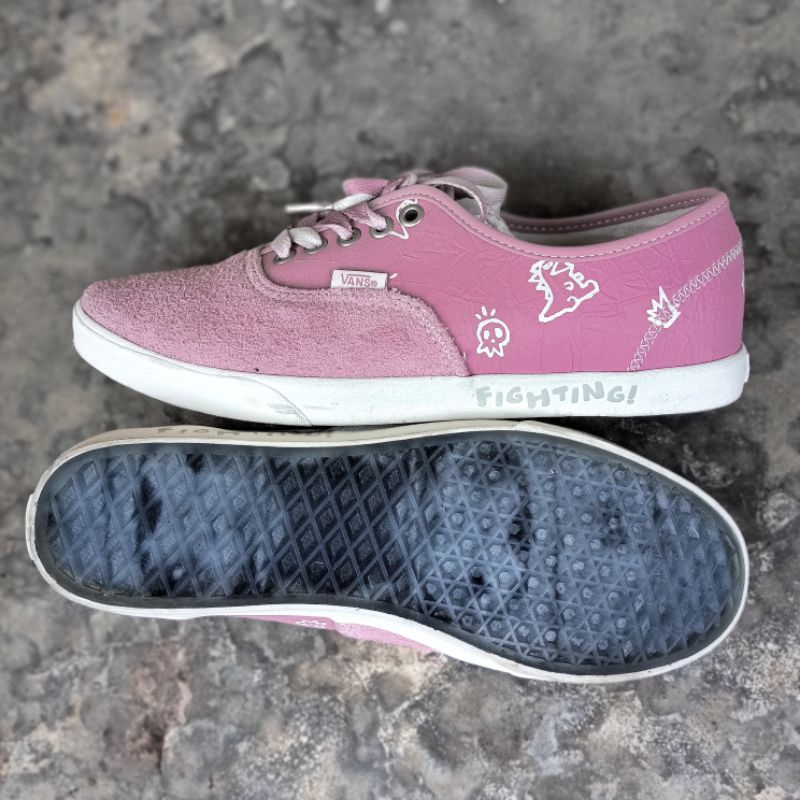 Jual Vans Authentic Lowpro x Hirono (Pink/Marshmallow) | Shopee Indonesia